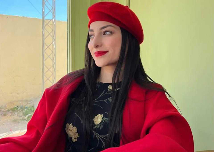 تجربة الفنانة التشكيلية صابرة بن فرج: سير جمالي بين الفن والبحث والإبداع – Assarih