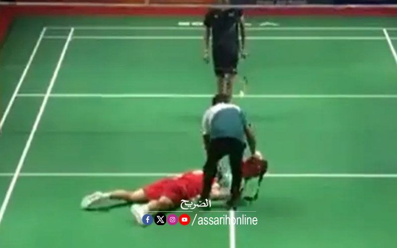 ترنح ثم سقط فجأة…وفاة لاعب عمره 17 سنة على أرضية الملعب – Assarih