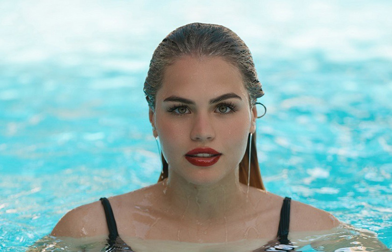 طرد ‘ملكة جمال السباحة’ من أولمبياد باريس بسبب ‘سلوكها المشين’ – Assarih