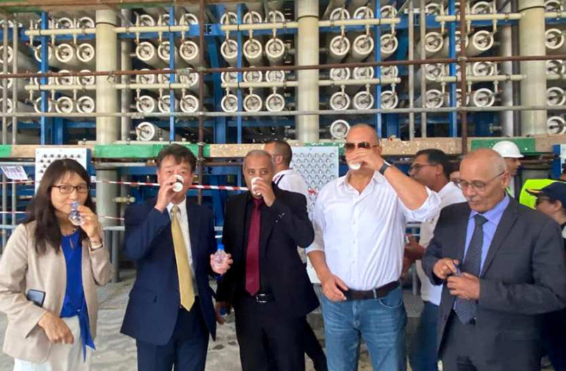 صفاقس: سفير اليابان يزور محطّة تحلية مياه البحر (صور) – Assarih