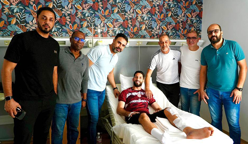 الإطار الفني للمنتخب يزور الحارس معز حسن – Assarih