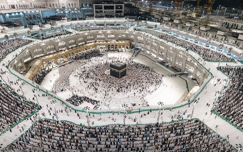 السعودية: 4 ملايين مصل ومعتمر في ليلة 29 رمضان بالمسجد الحرام – Assarih