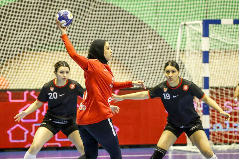 كأس إفريقيا للأندية الفائزة بالكأس لكرة اليد: الجمعية النسائية بالساحل تنهزم أمام الأهلي – Assarih