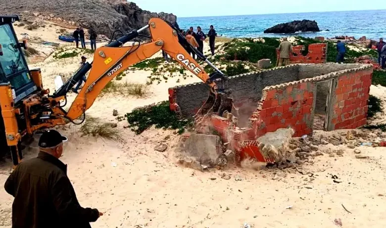 بنزرت: تنفيذ قرارات هدم على خلفية التّحوز بالملك العمومي البحري – Assarih