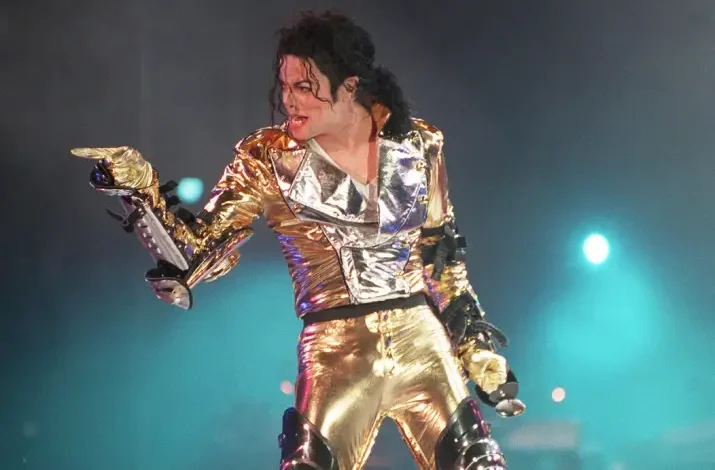 تفاصيل صادمة..يكشفها التقرير الطبي لوفاة مايكل جاكسون – Assarih