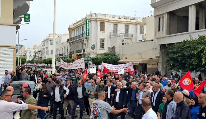 صفاقس: اليوم إضراب عامّ بـ60 مؤسّسة خاصّة… مسيرة ووقفة أمام الولاية (صور) – Assarih